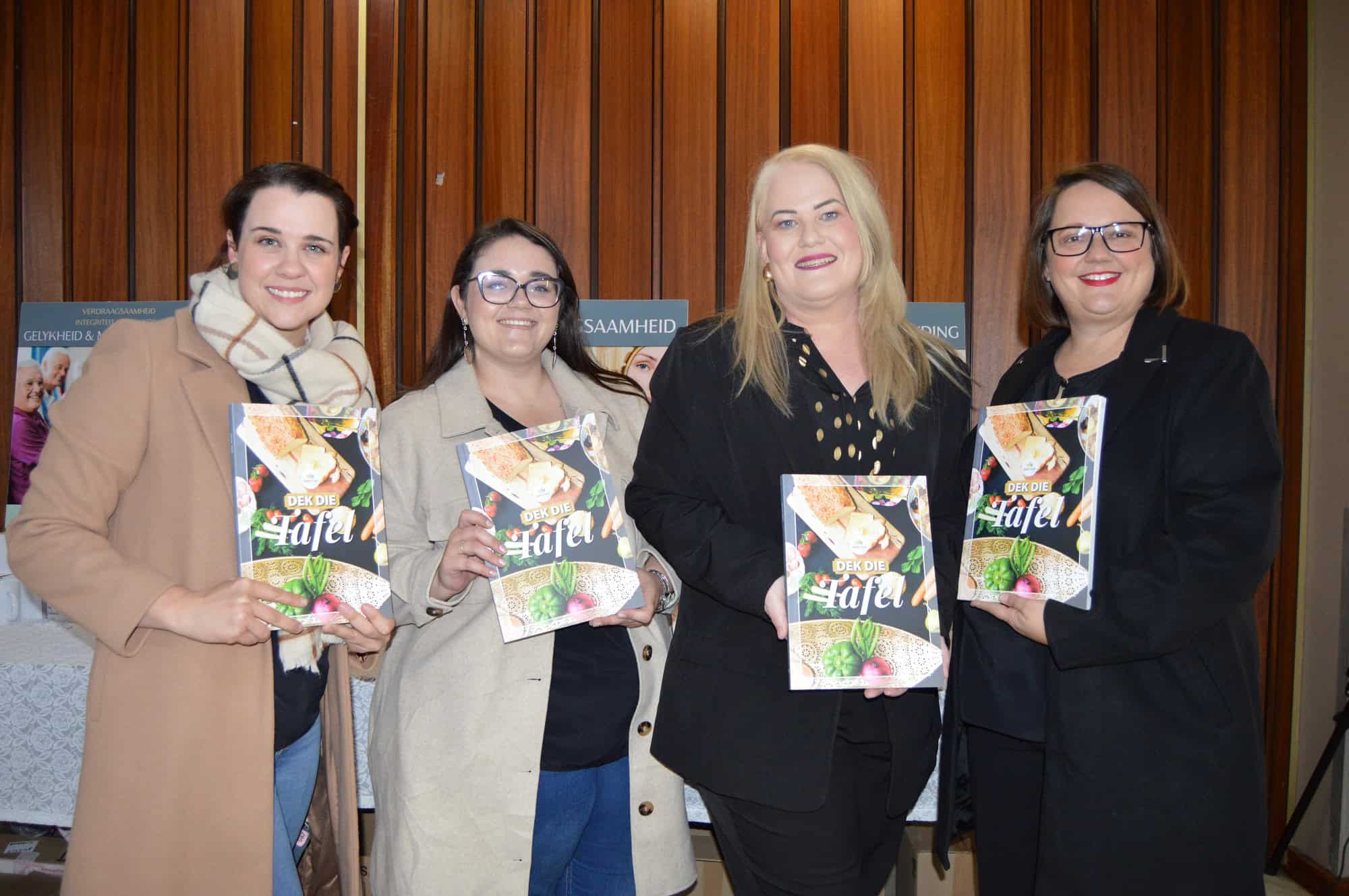 Ons Tuis-boek: 'n Feestafel van herinneringe | Rekord