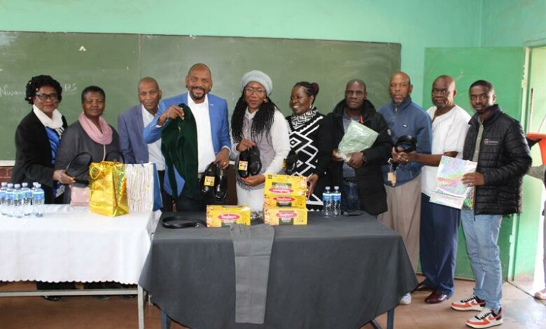 Local church donates school uniforms | Rekord