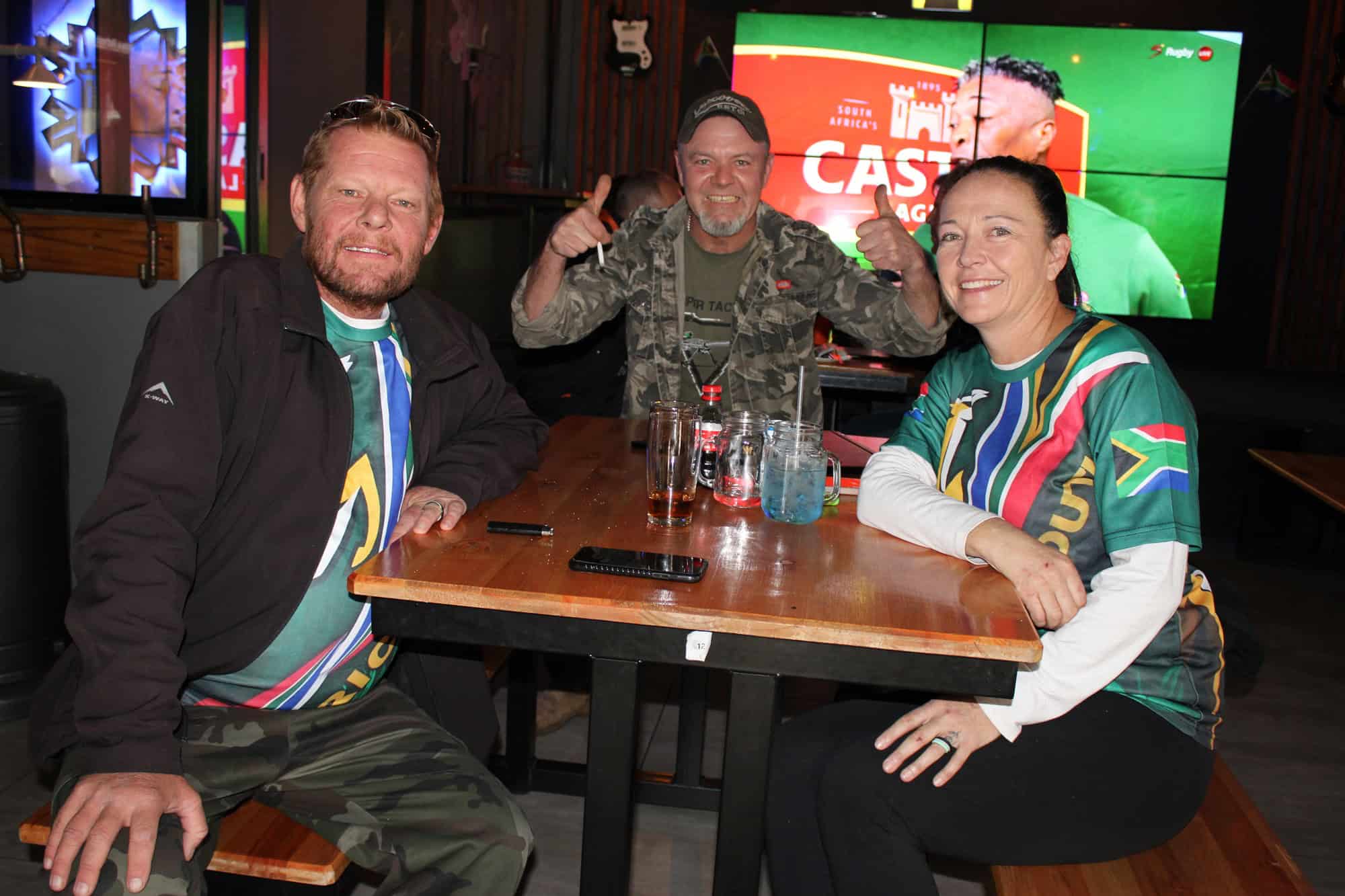 Fans wearing Springbok jerseys back national team | Rekord