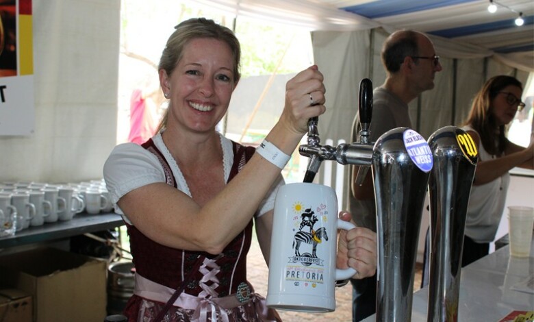 Thousands flock to Oktoberfest to enjoy German beers and food | Rekord