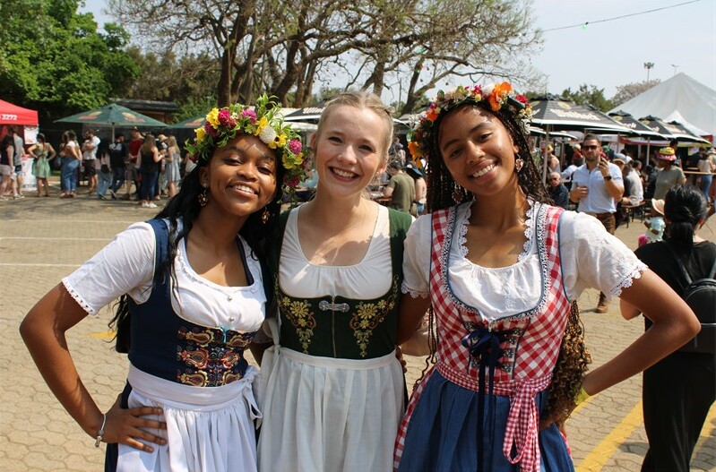 Thousands flock to Oktoberfest to enjoy German beers and food | Rekord
