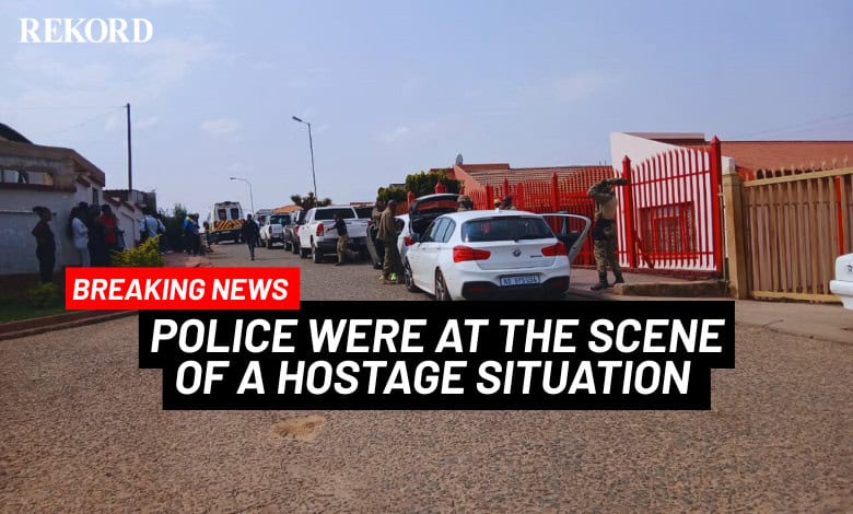 Armed police officer takes mum, learner hostage in Mamelodi | Rekord