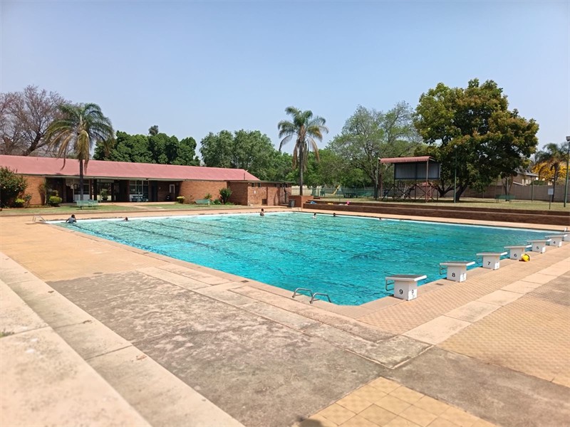 Pretoria North and Sinoville residents celebrate pool reopening ...
