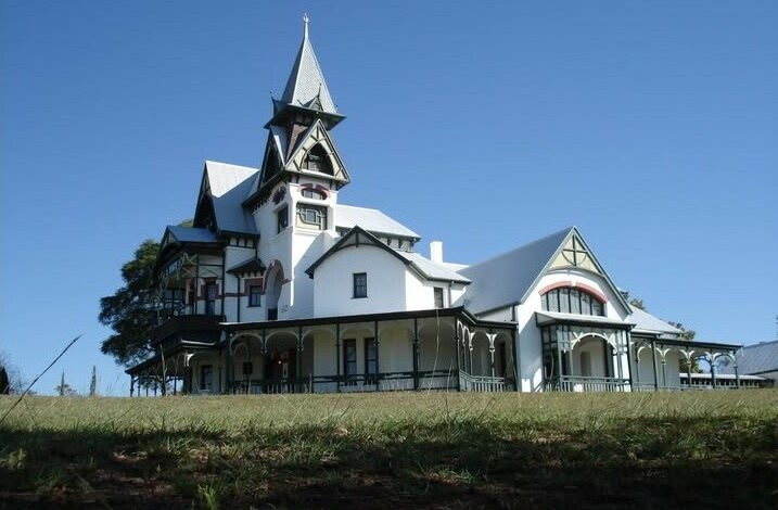 Erasmus Castle restoration delayed by heritage skills shortage | Rekord