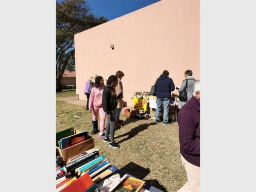 Olivedale Library raise funds for new books | Randburg Sun