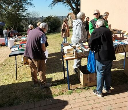 Olivedale Library raise funds for new books | Randburg Sun
