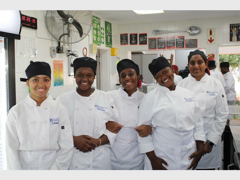 King's School Robin Hills learners prepare breakfast for parents ...