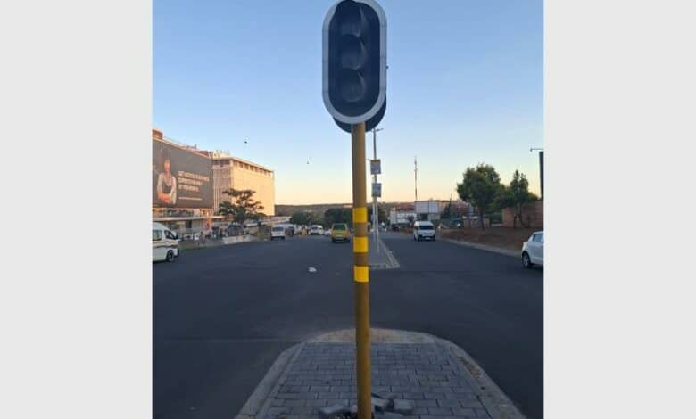 Vandalism to traffic lights and widespread power outages causes challenges for JRA | Randburg Sun