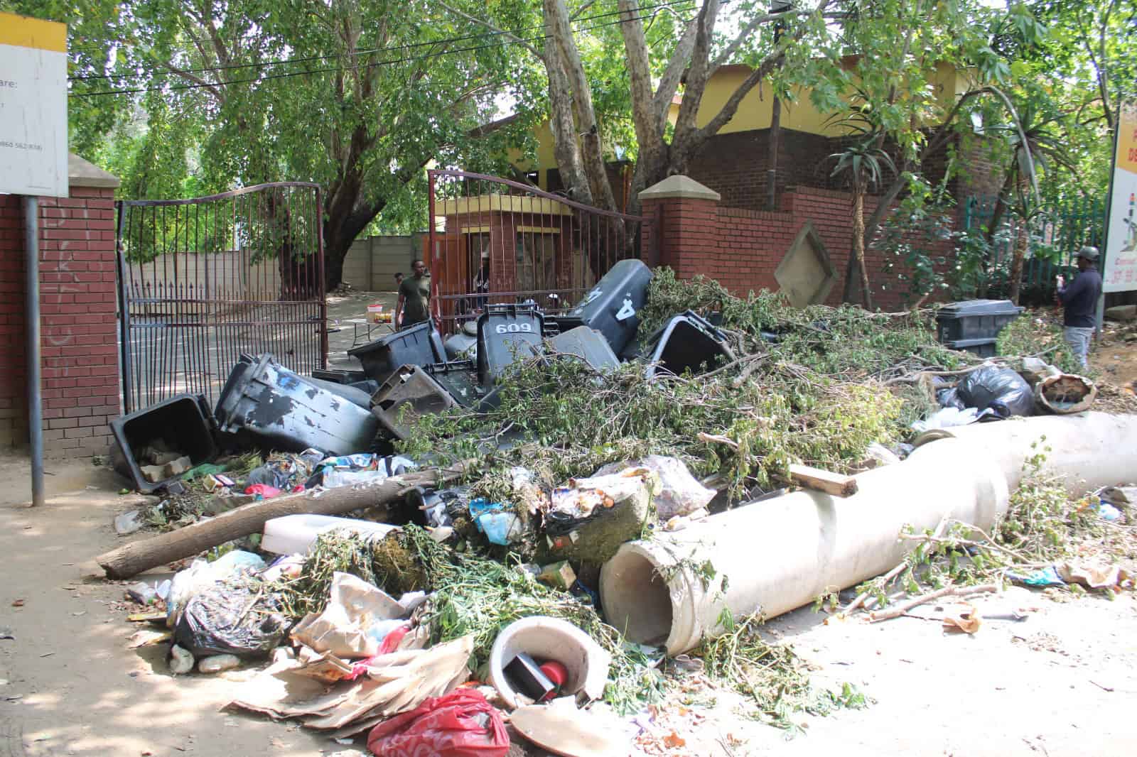 Randburg Pikitup casual staff remain on strike as they await permanent ...