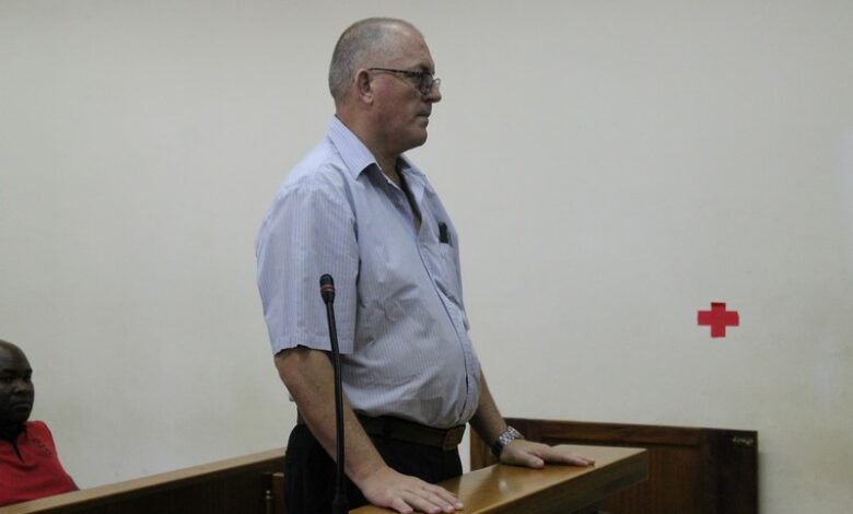 Staat keur pleitooreenkoms in Fat Cake City aanrandingsaak af ...