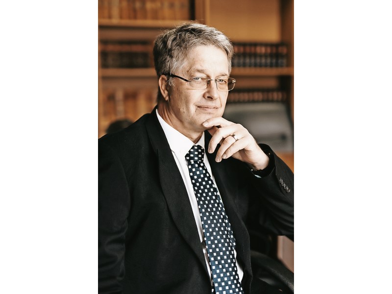 Plaaslike prokureur onder agt wat vir R2 miljard se Eskom korrupsie ...