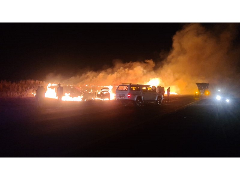 Vehicles burn after horror accident on N11, trucks set alight at ...