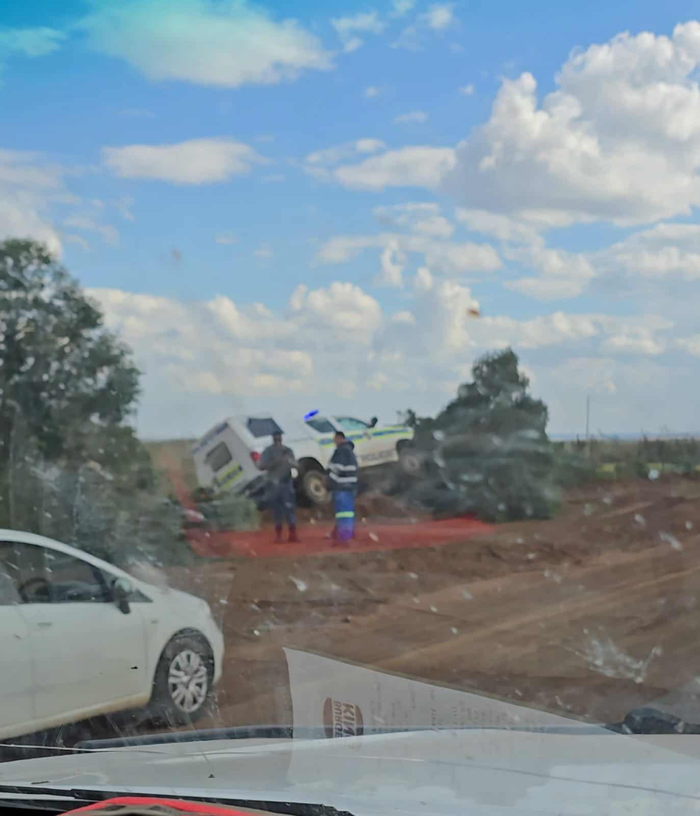 Motorists baffled by police van stuck in tree on R555 | Middelburg Observer