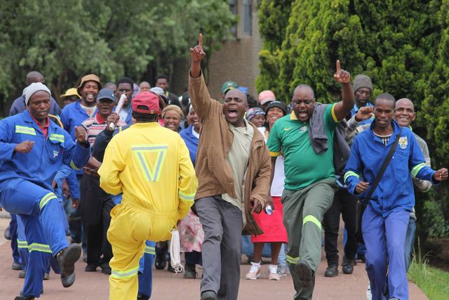 SAMWU and Msukaligwa Local Municipality members embark on strike ...
