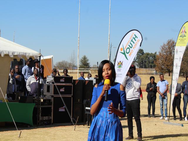 Intonga Yamantungwa's spoken words wow audiences | Highvelder News