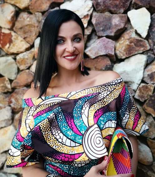 Allison van der Walt gebruik haar liefde vir modelwerk om jong meisies ...