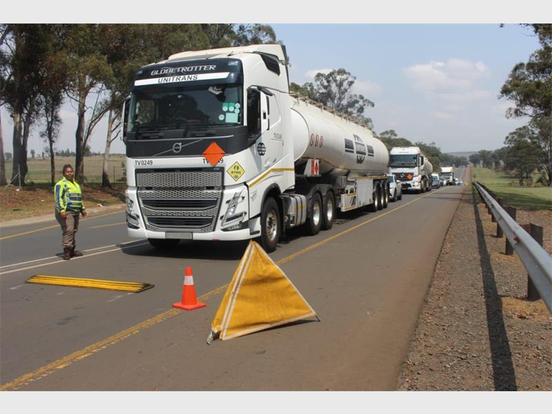 Unroadworthy vehicles suspended during roadblock in Ermelo | Highvelder ...