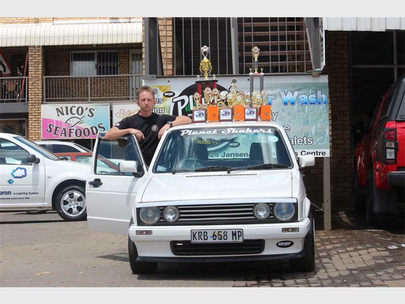 Corné Botha from Ermelo drops the bass at sound competition ...