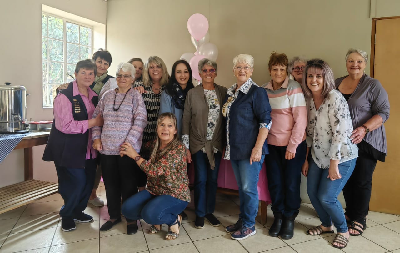 Vroue Landbou-unie se Robyntak op Ermelo vier vierde verjaardag ...