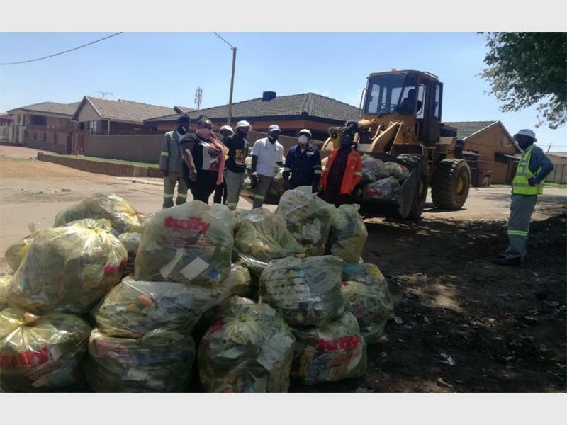 Isimilo community support organisation declares war on waste ...
