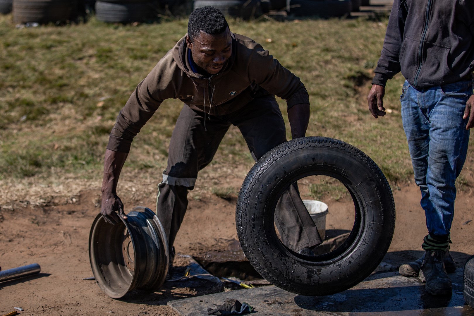 Informal tyre trade in Ermelo a bustling hustle | Highvelder News