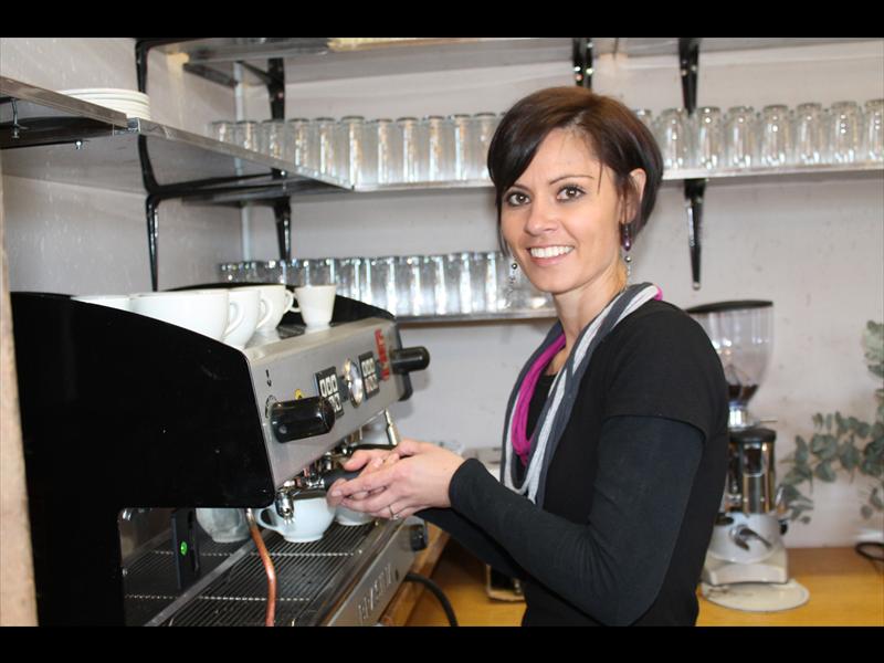 Laura geniet kosmaak | Ridge Times