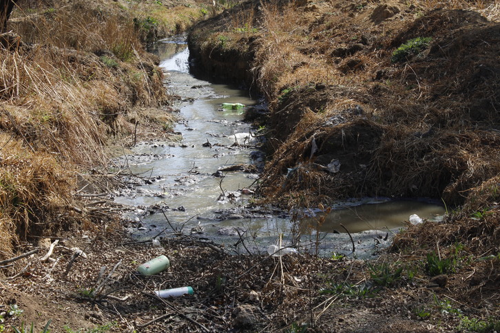 Inwoners van George Botha straat kan die stank van riool nie meer ...