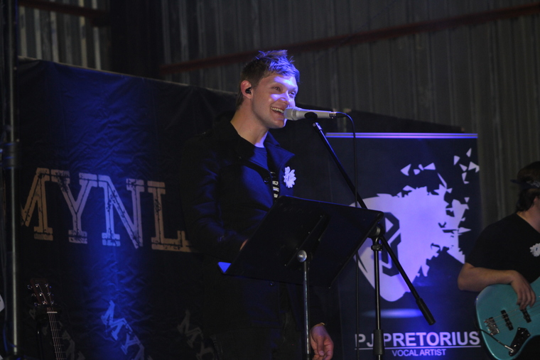 PJ Pretorius laat Secunda eerste sy liedjies hoor | Ridge Times