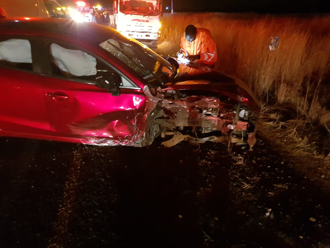 Bakkie and vehicle collide when towing rope snaps | Ridge Times