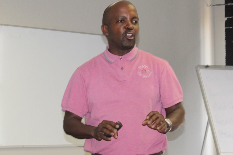 Founder of Dads in the Picture inspire people at Famsa meeting | Ridge ...