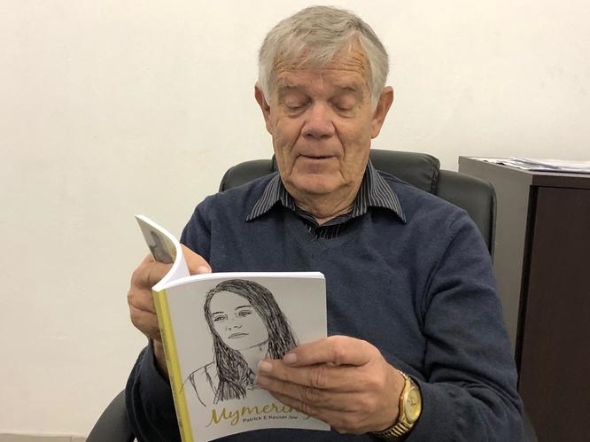 Pat Keyser (78) stel sy eerste digbundel vry | Ridge Times