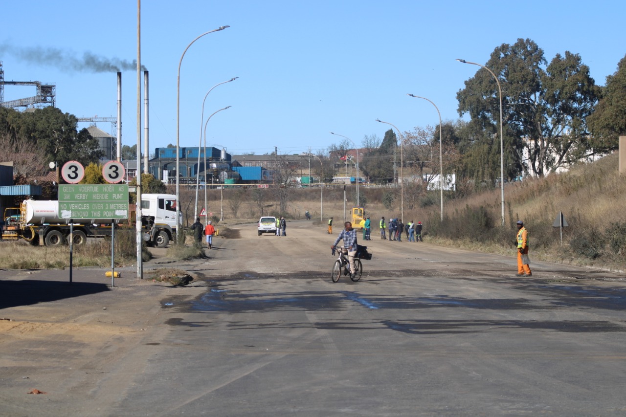Road maintenance begins in Walter Sisulu Drive in Standerton | Ridge Times