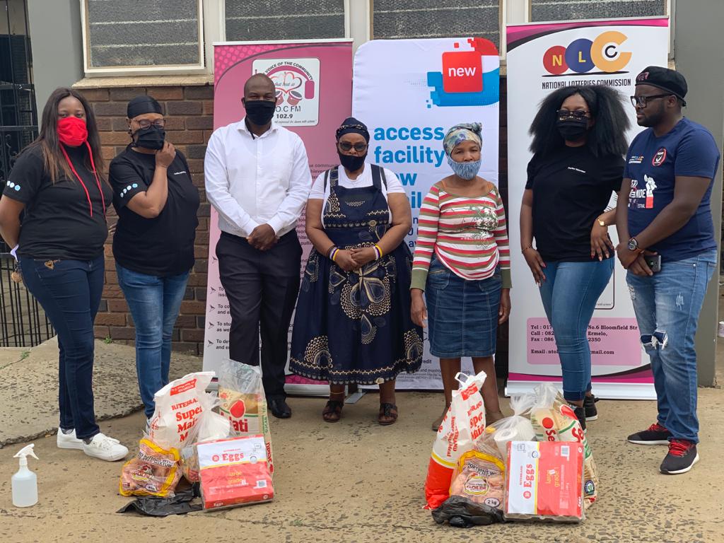 Capitec Bank donates food parcels to families in need in Ermelo | Ridge ...