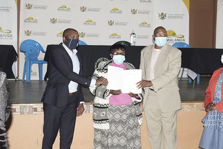 Residents from Leandra receive the title deeds to their homes | Ridge Times