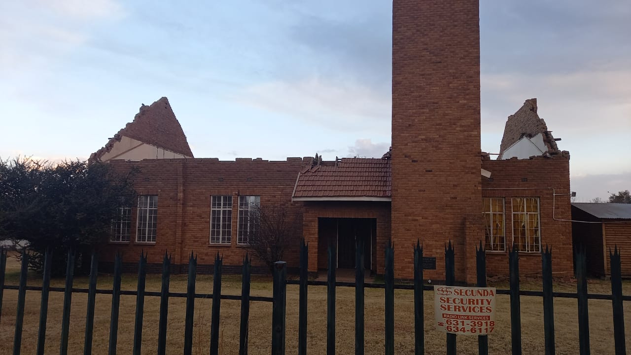 WATCH: Roof collapsed at the Anglican Church in Secunda | Ridge Times
