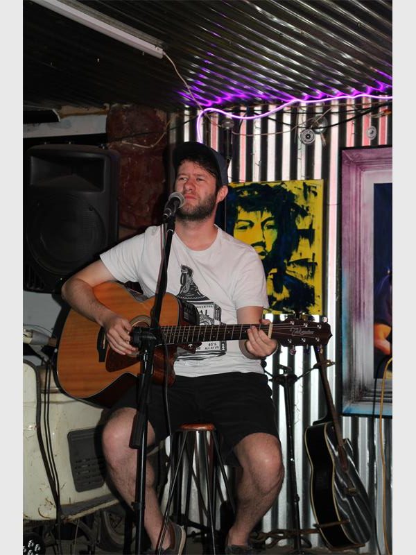 South African blues singer visits the Sinkshack in Bronkhorstspruit ...