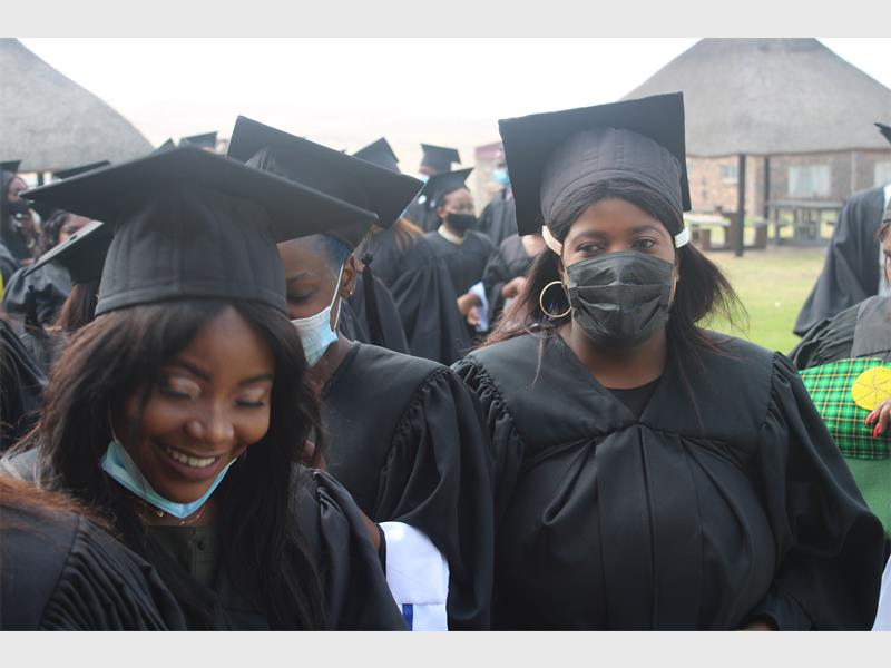 College-graduates in Standerton walk the red carpet | Ridge Times