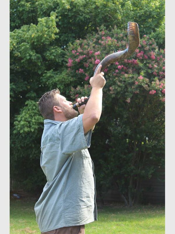 Jean Bezuidenhout van Secunda maak ramshorings | Ridge Times