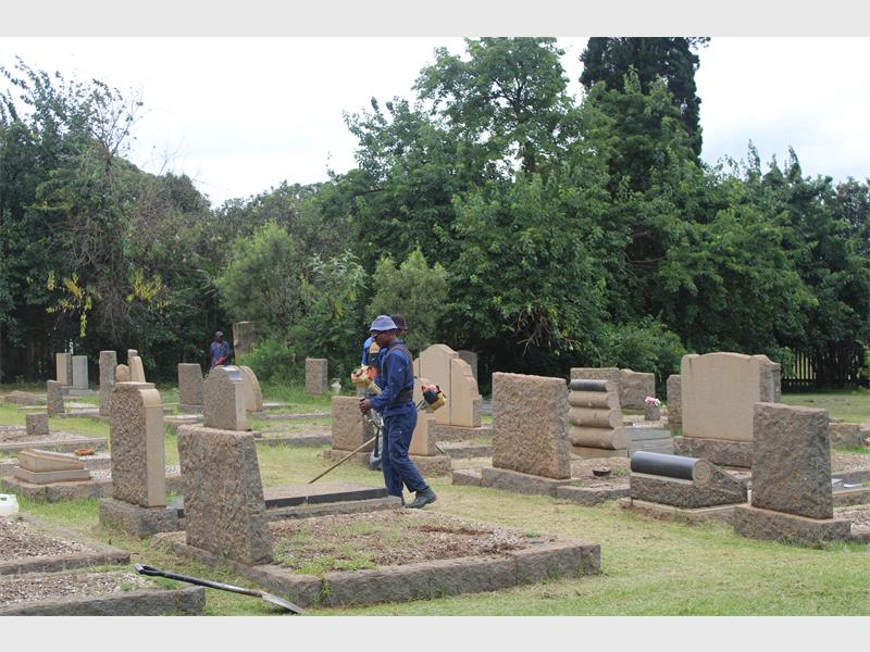 Sundra-inwoners staan op teen verval van begraafplaas | Ridge Times