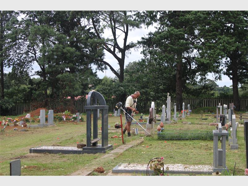 Sundra-inwoners staan op teen verval van begraafplaas | Ridge Times