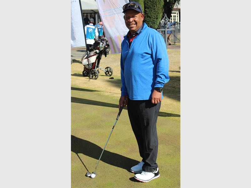 Secunda training official enjoys golf | Ridge Times