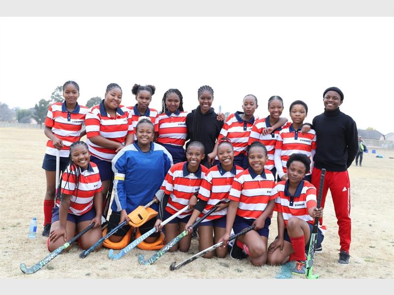 Evander High School’s first boys hockey team finishes third in ...
