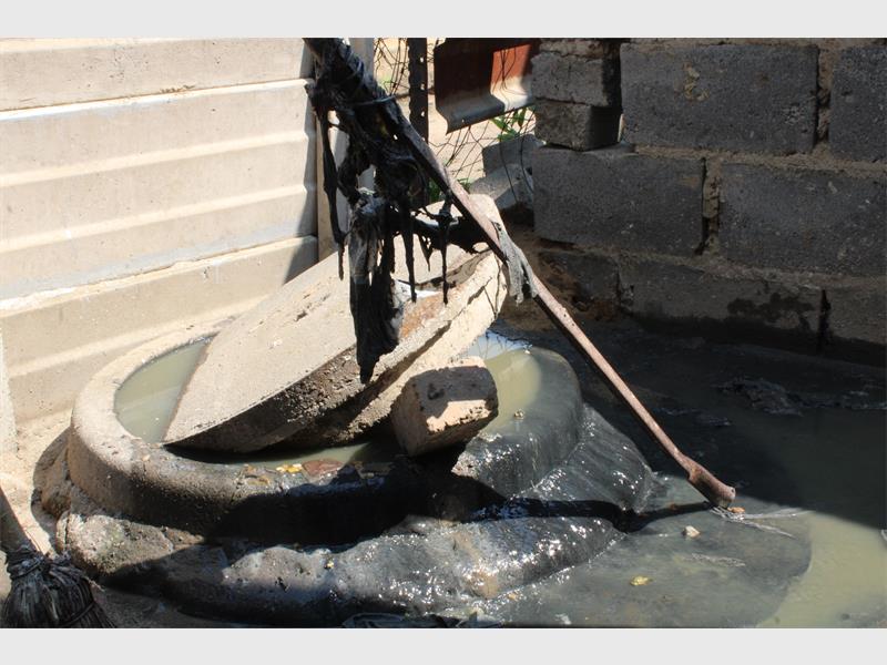 eMbalenhle Ext 15 residents plead for no more sewage | Ridge Times
