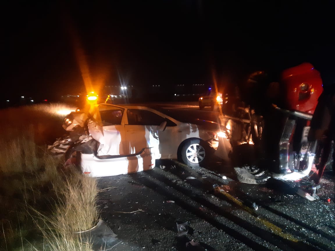 Bakkie hits two vehicles in accident near Secunda | Ridge Times