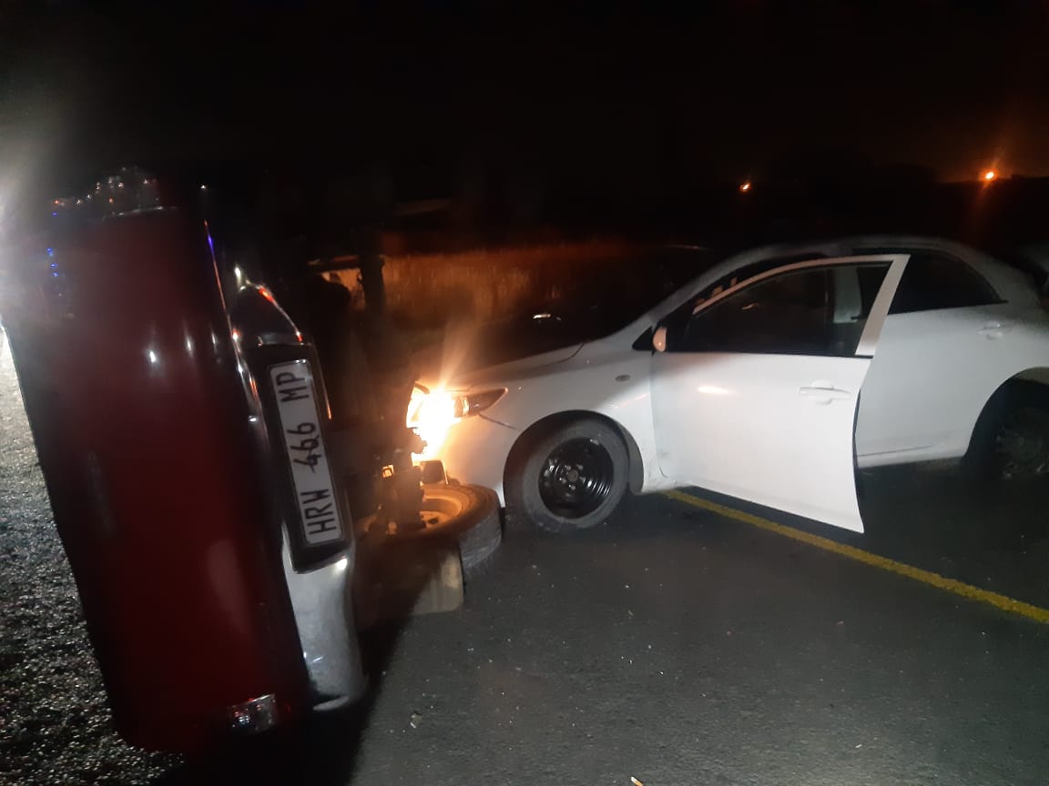Bakkie hits two vehicles in accident near Secunda | Ridge Times