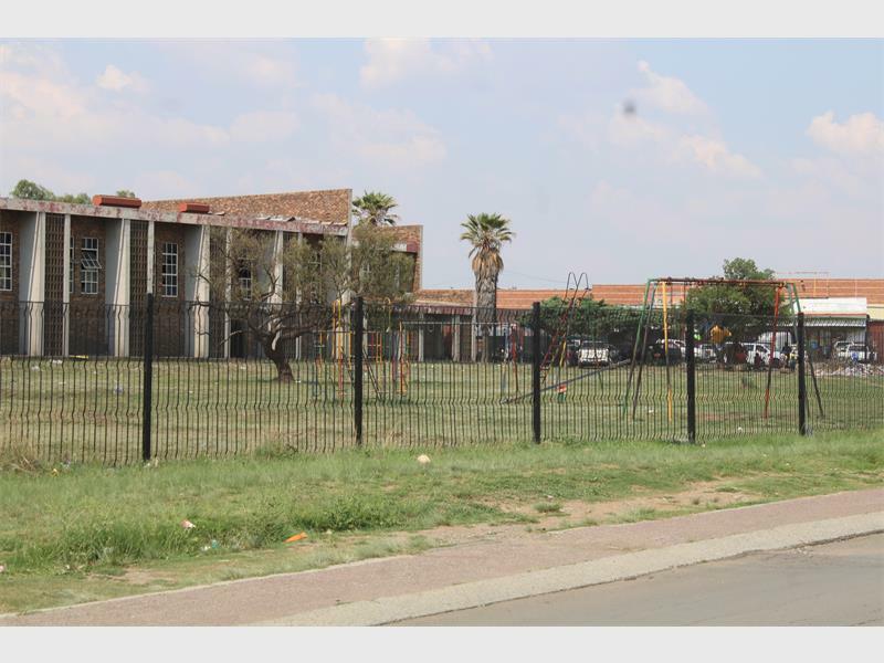 The community hall finally fenced in eMbalenhle | Ridge Times