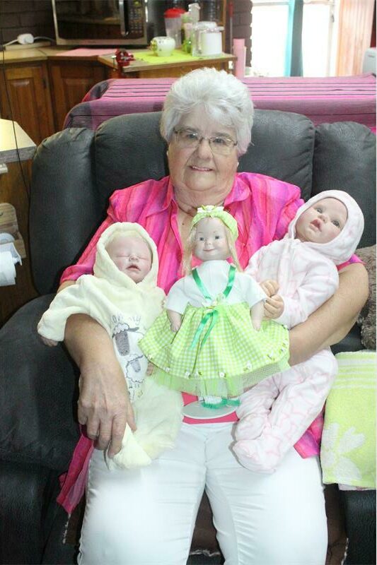 Ouma Poppie van Secunda versamel poppe | Ridge Times