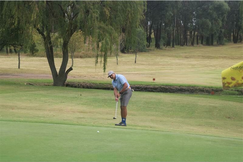 Gholfspelers sorg dat hul op peil bly by Standerton se buiteklub ...