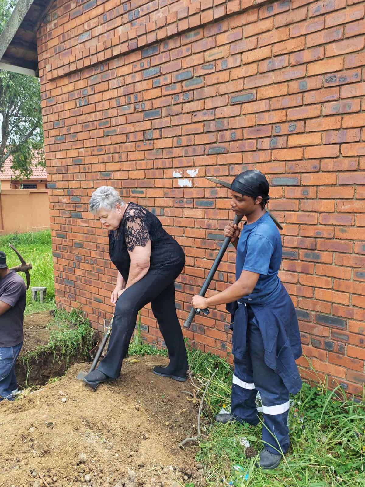 Secunda residents and business community still in the dark after six ...
