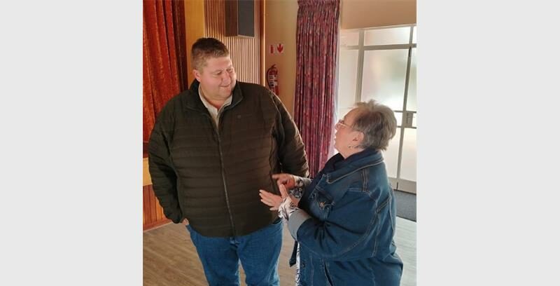 Hennie Bekker spreek Bethal se VLU-vroue toe | Ridge Times